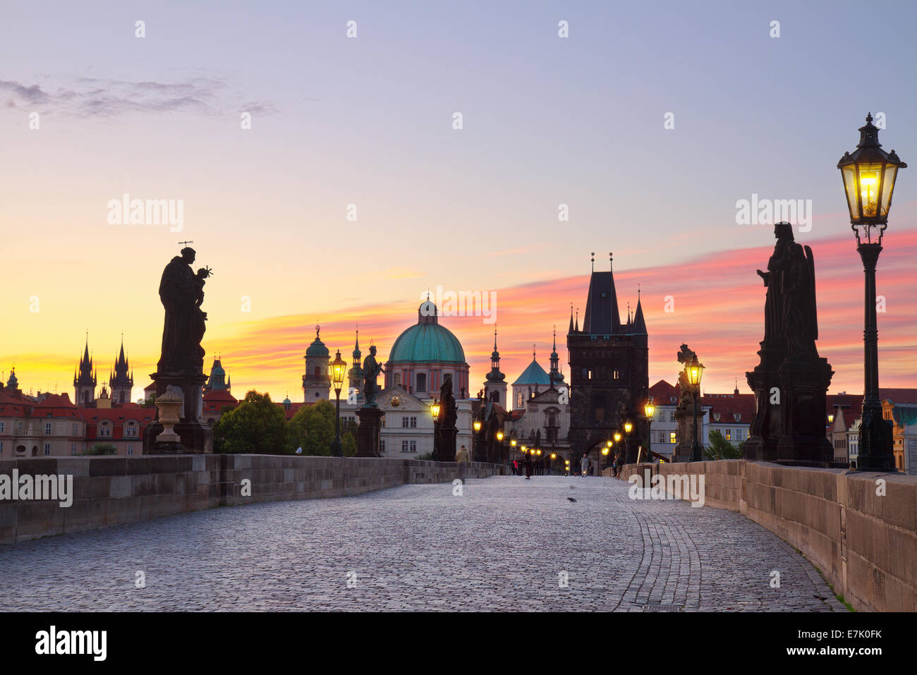 Charles bridge at sunset, Prague Stock Photo - Alamy