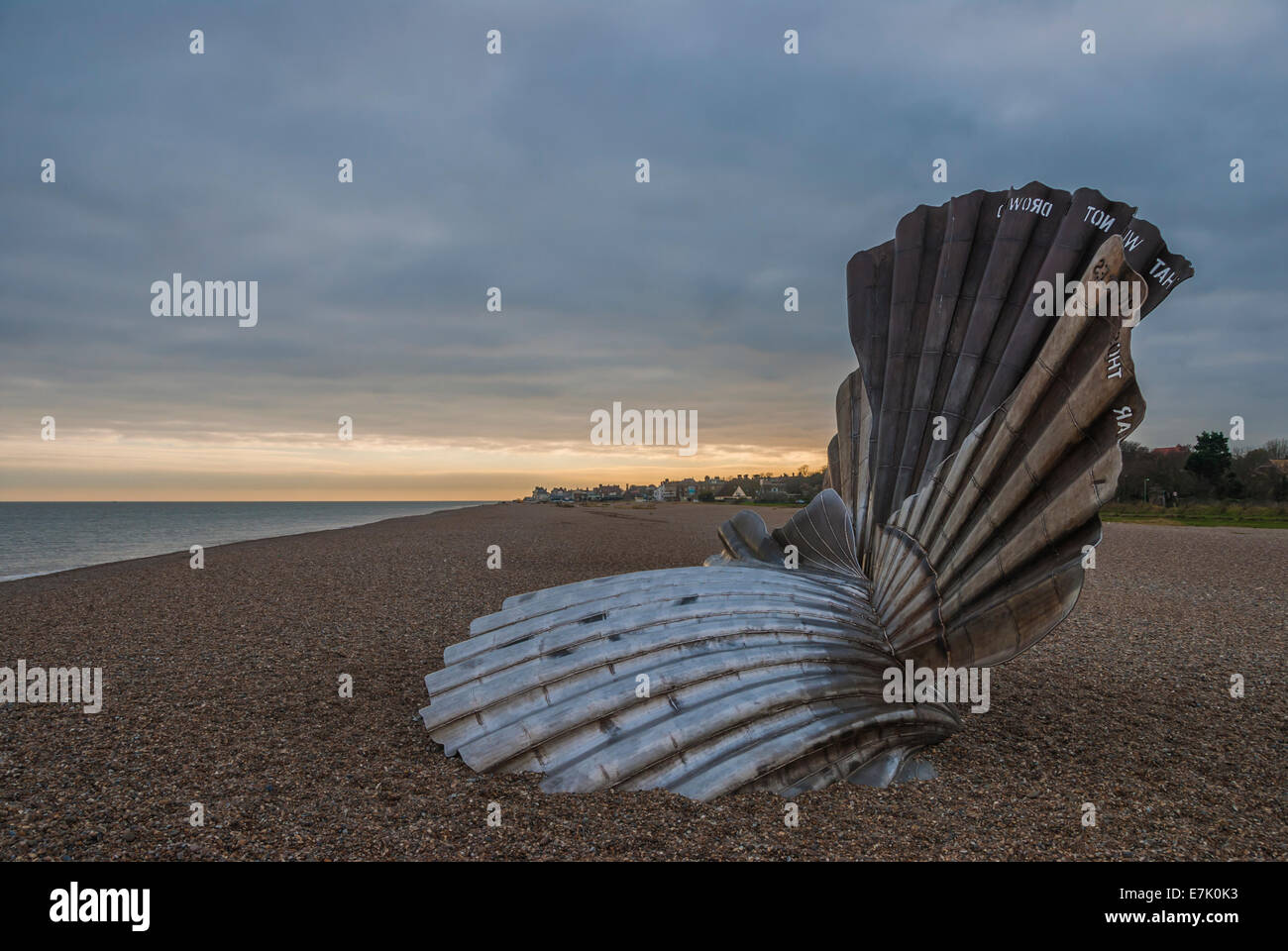 English metal scallop sculpture hi-res stock photography and images - Alamy