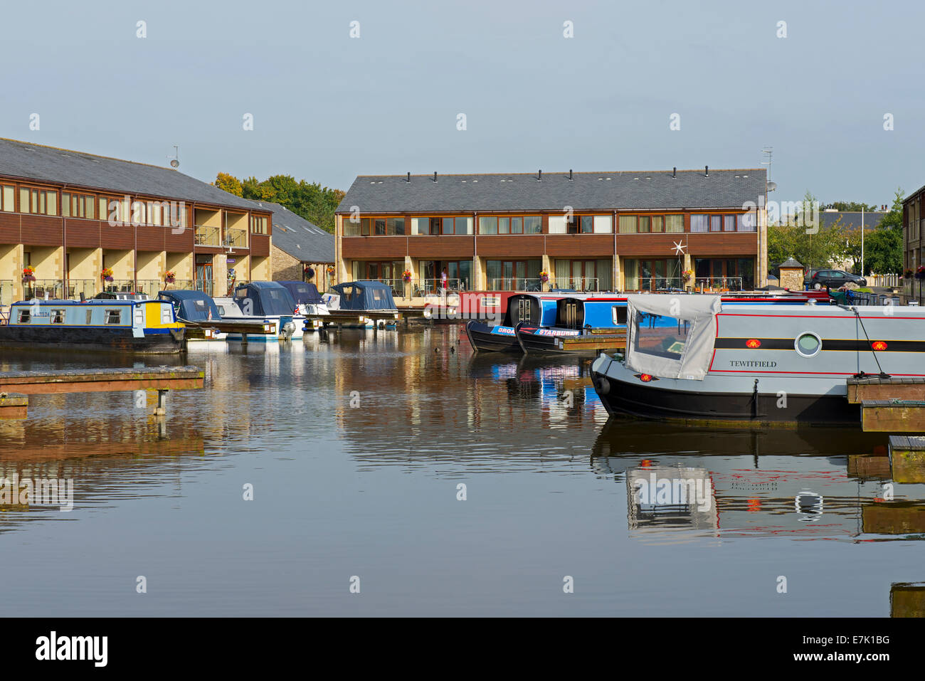 Carnforth canal basin hi-res stock photography and images - Alamy