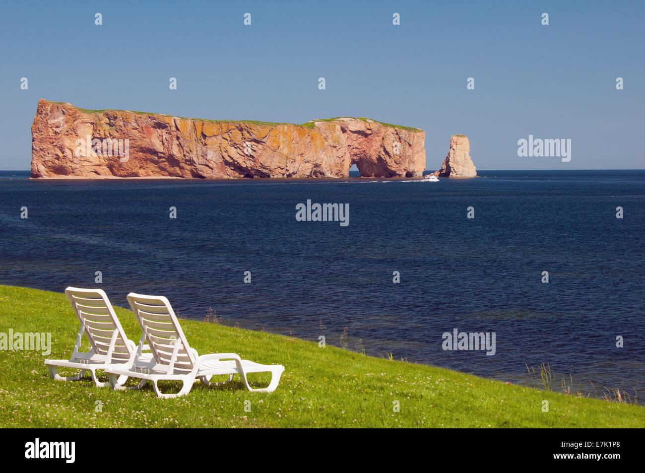 Rocher perce quebec hi-res stock photography and images - Alamy