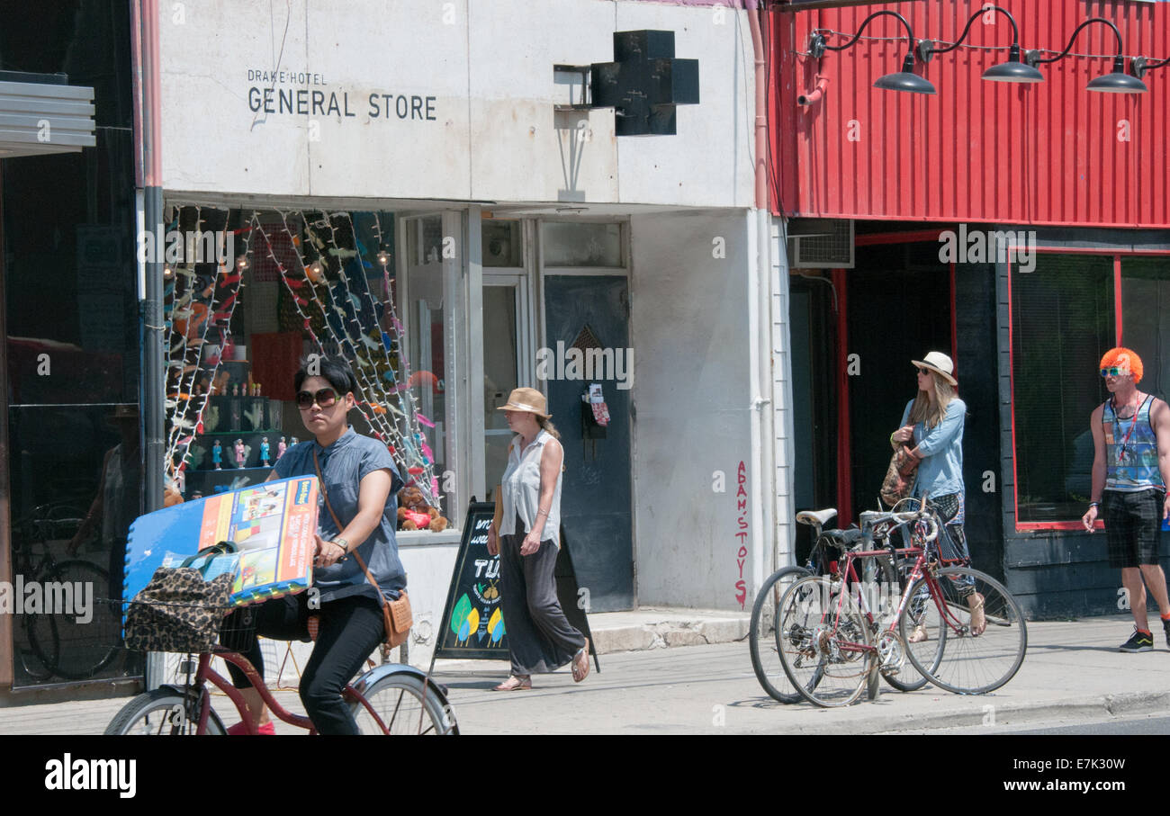 Street scene Queen street downtown Toronto Stock Photo - Alamy