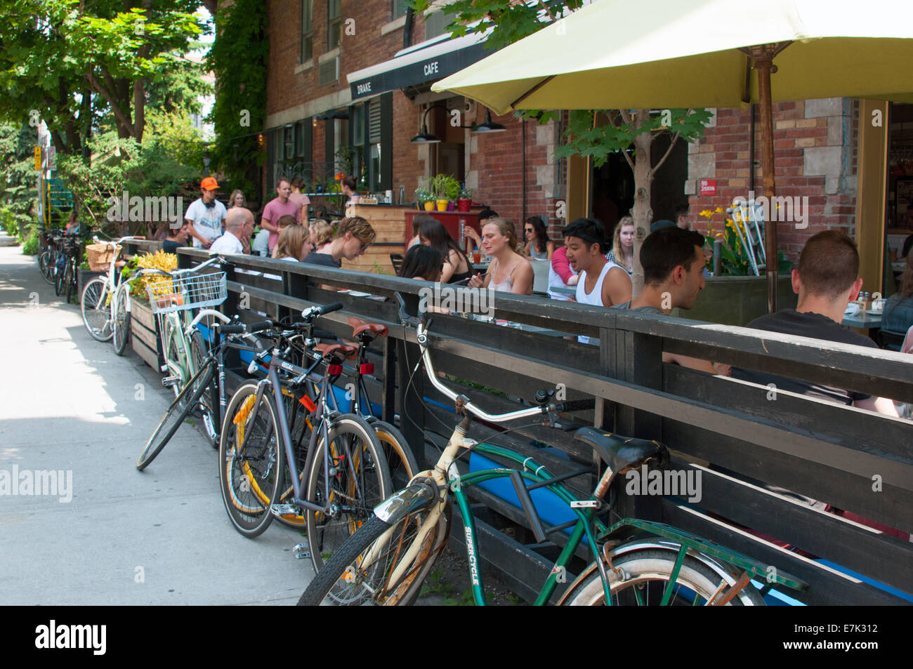 The drake hotel hi-res stock photography and images - Alamy