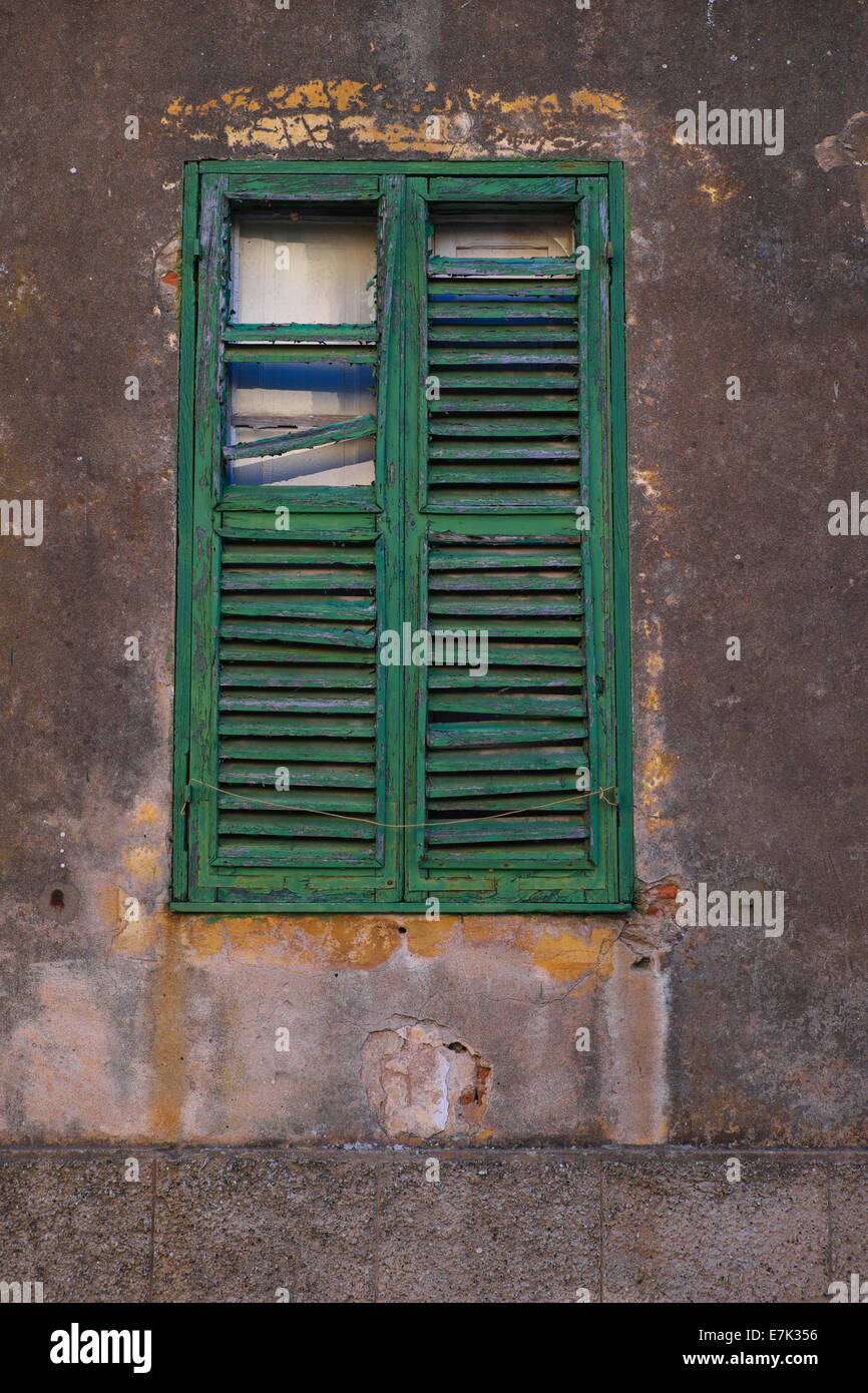 View of a dilapidated window Stock Photo - Alamy