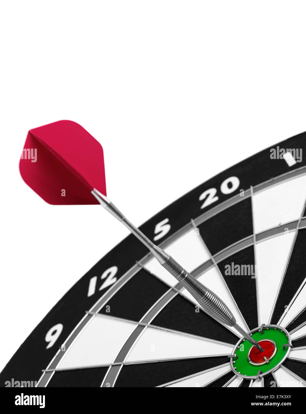 Red dartboard hi-res stock photography and images - Alamy