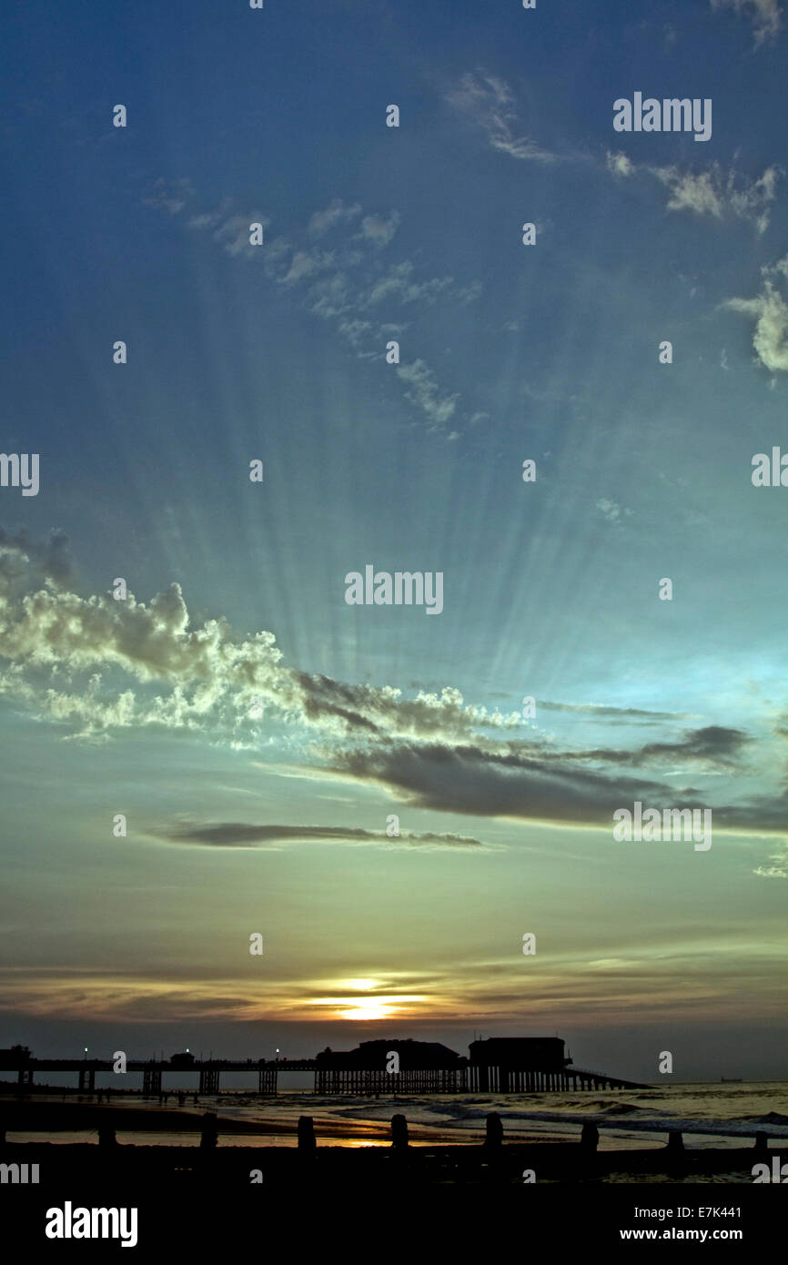 Crepuscular sun rays during sunset hi-res stock photography and images ...