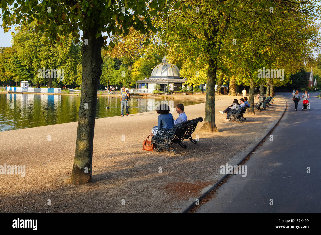 Victoria park london hi-res stock photography and images - Alamy