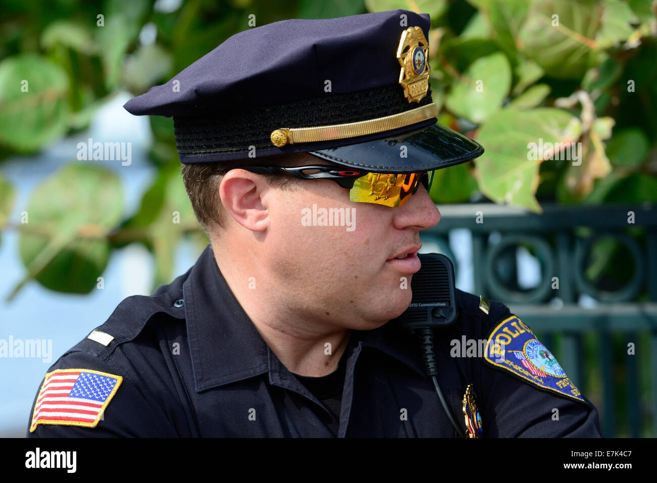 Policeman in uniform hi-res stock photography and images - Alamy