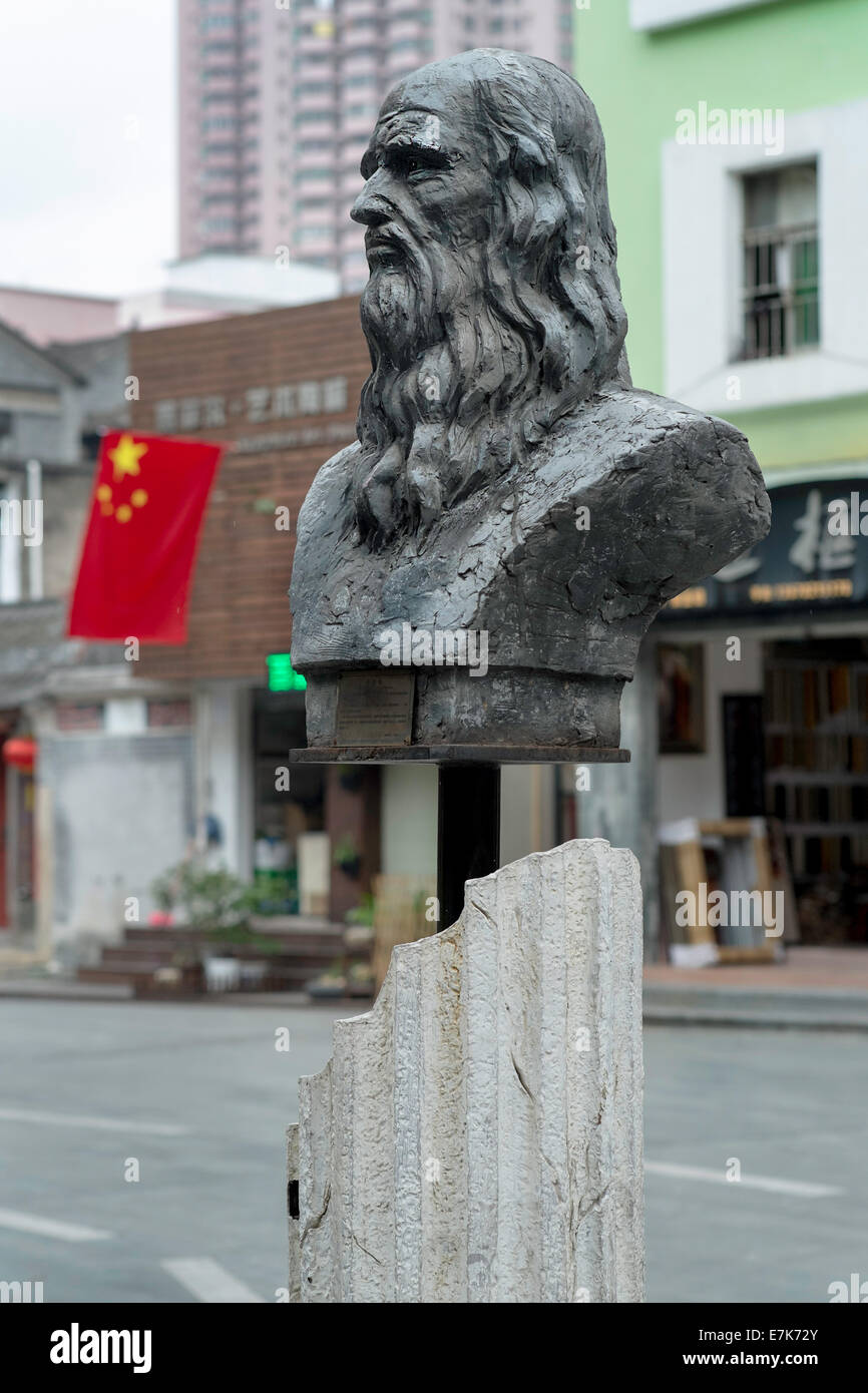 Dafen, China Dafen Art Village. Leonardo Da Vinci statue in the village ...