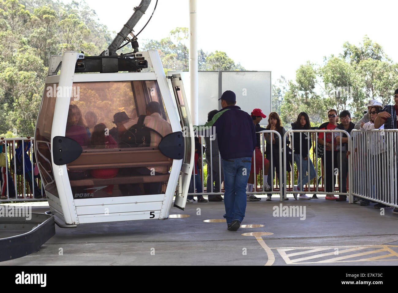 Aerial ropeway cabin hi-res stock photography and images - Alamy