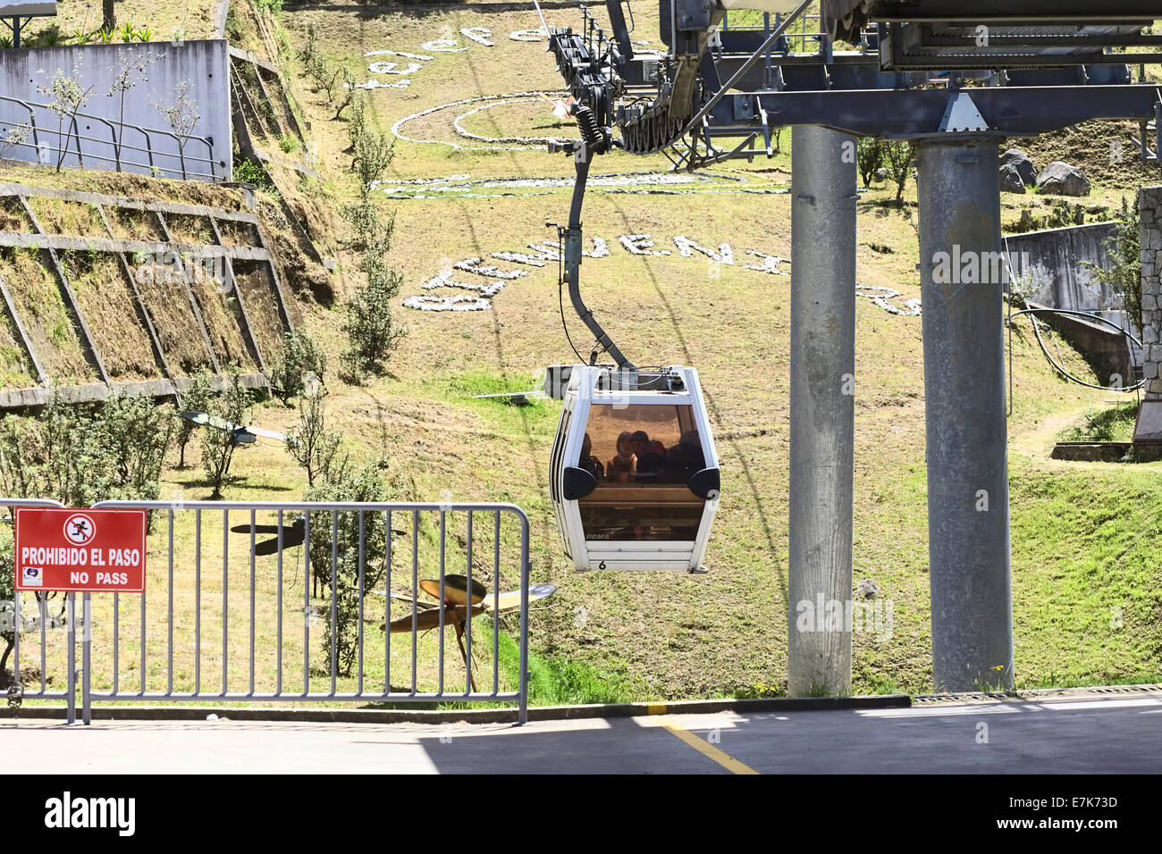 Aerial ropeway cabin hi-res stock photography and images - Alamy