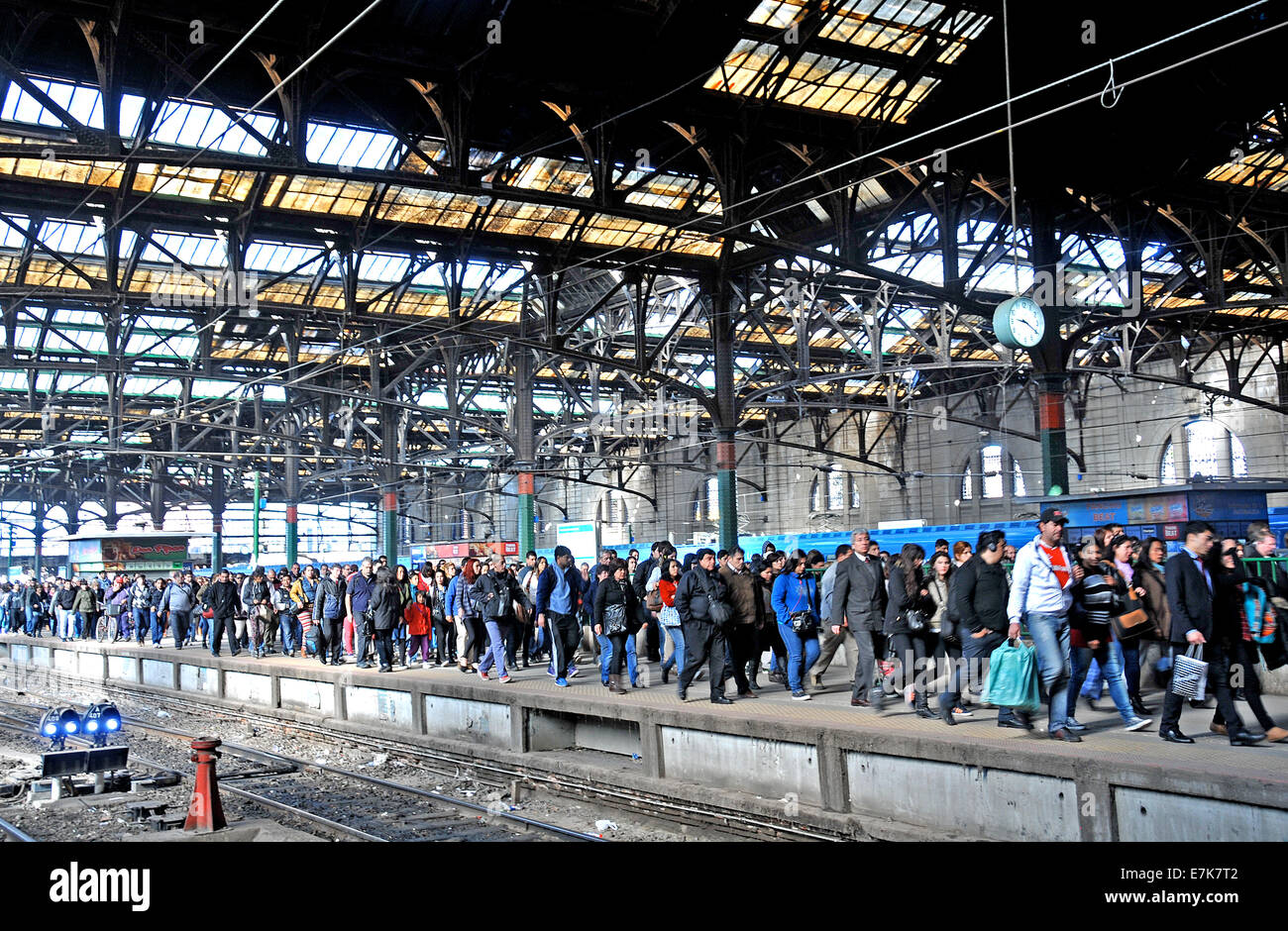 Argentina crowd station hi-res stock photography and images - Alamy