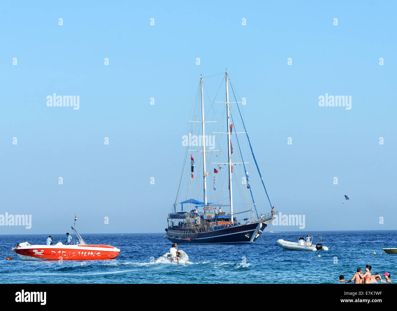 Boats in Naama Bay Sharm El-Sheikh, Egypt Stock Photo - Alamy