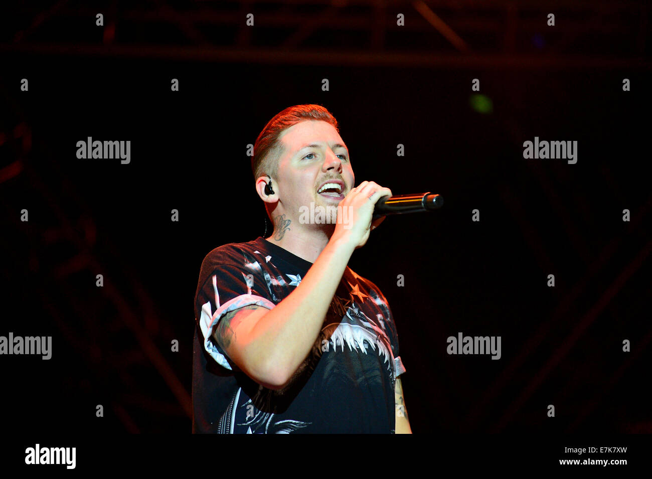 Professor green aka stephen paul manderson hi-res stock photography and ...