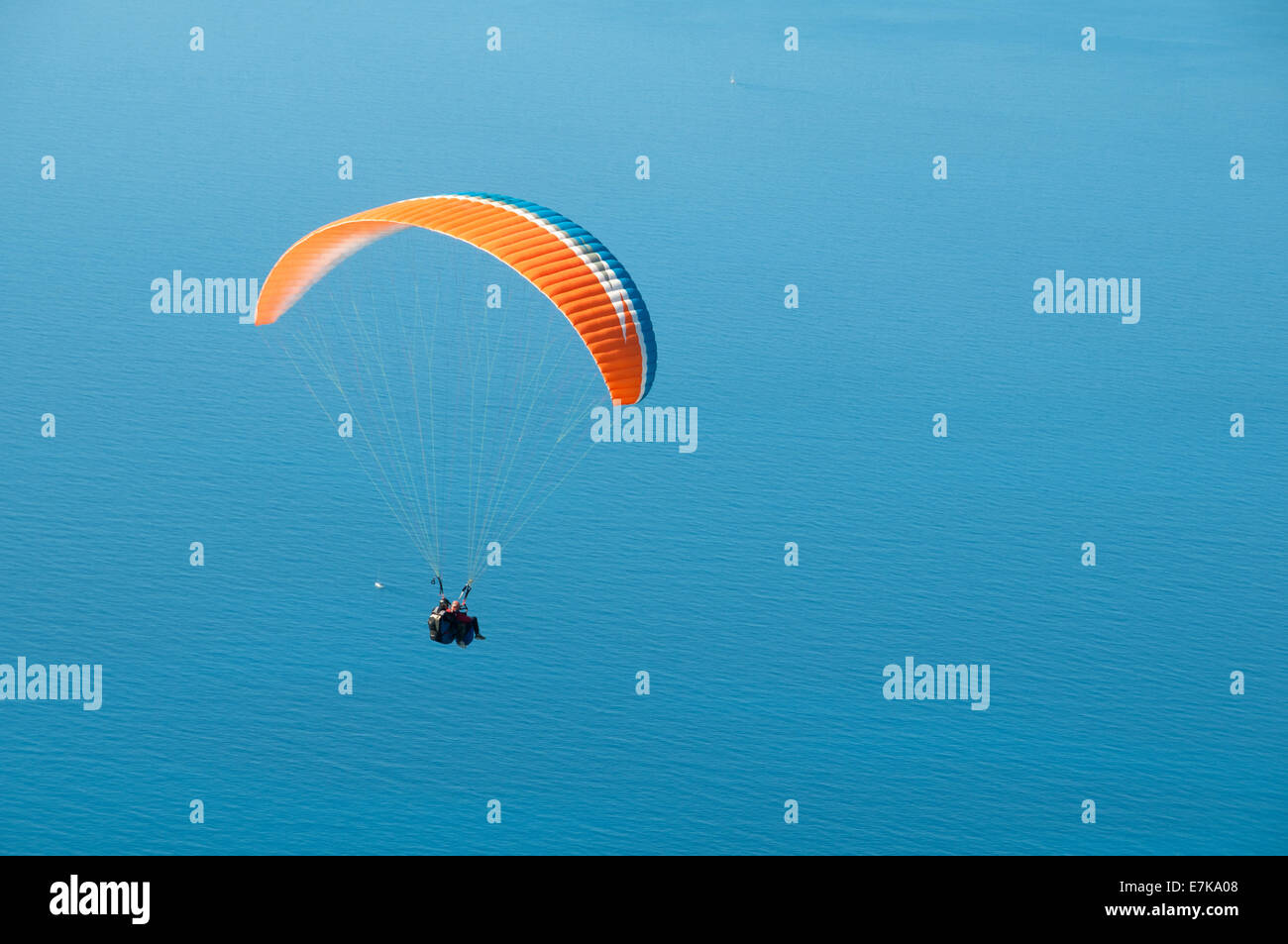 Paragliding in turkey skydiving on hi-res stock photography and images ...
