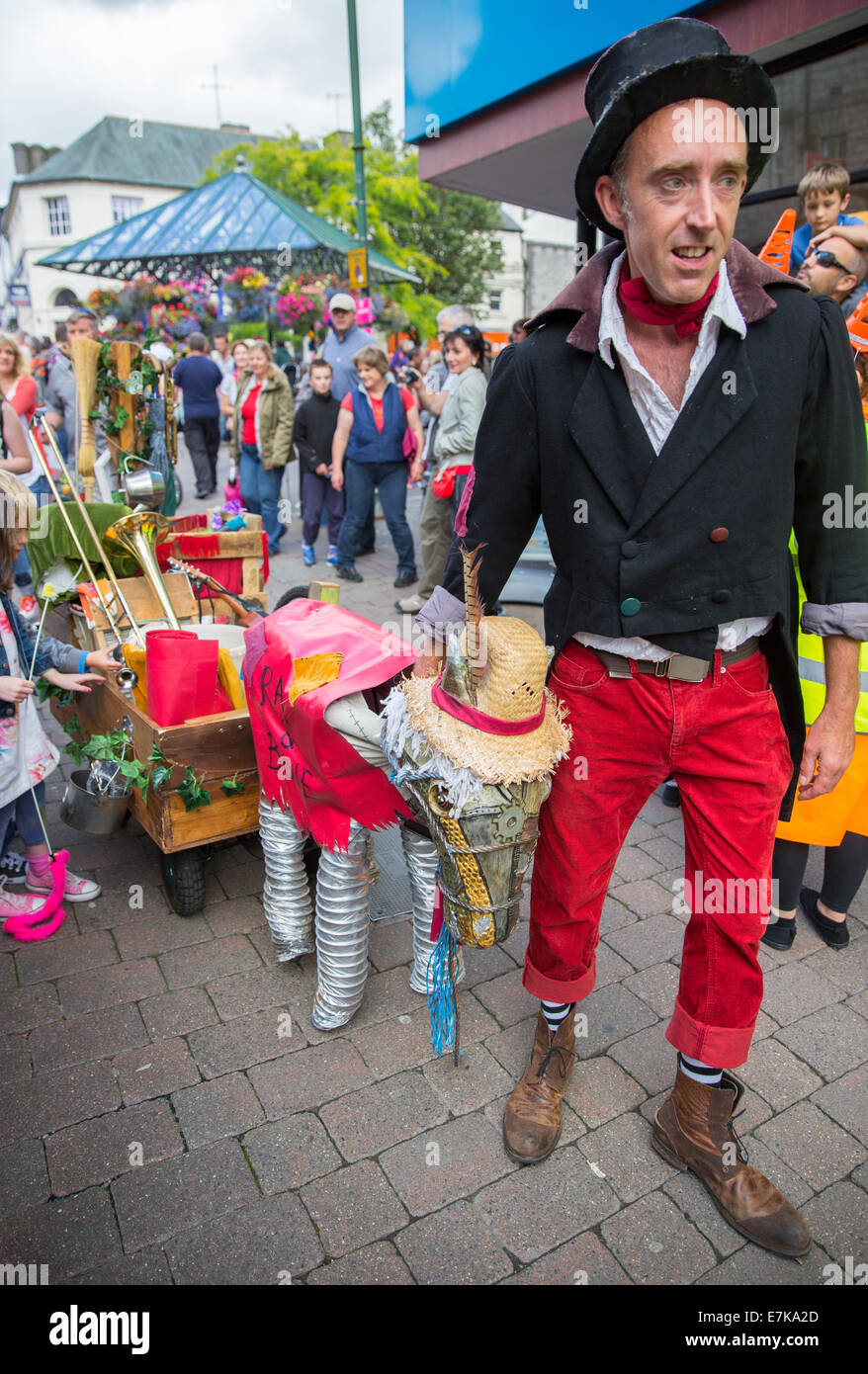 Rag and bone man with horse and cart hi-res stock photography and ...