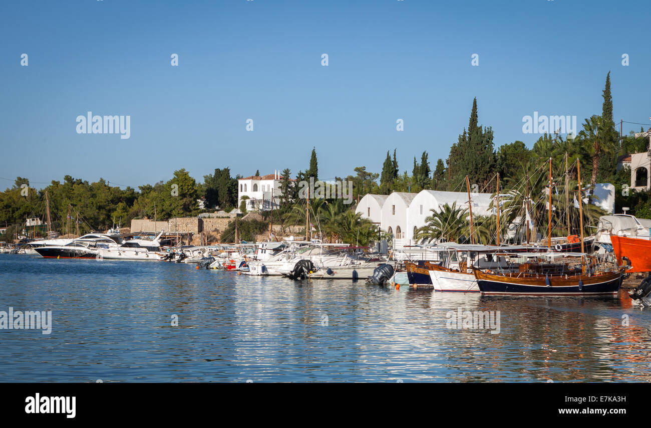 Harbour greek hi-res stock photography and images - Alamy