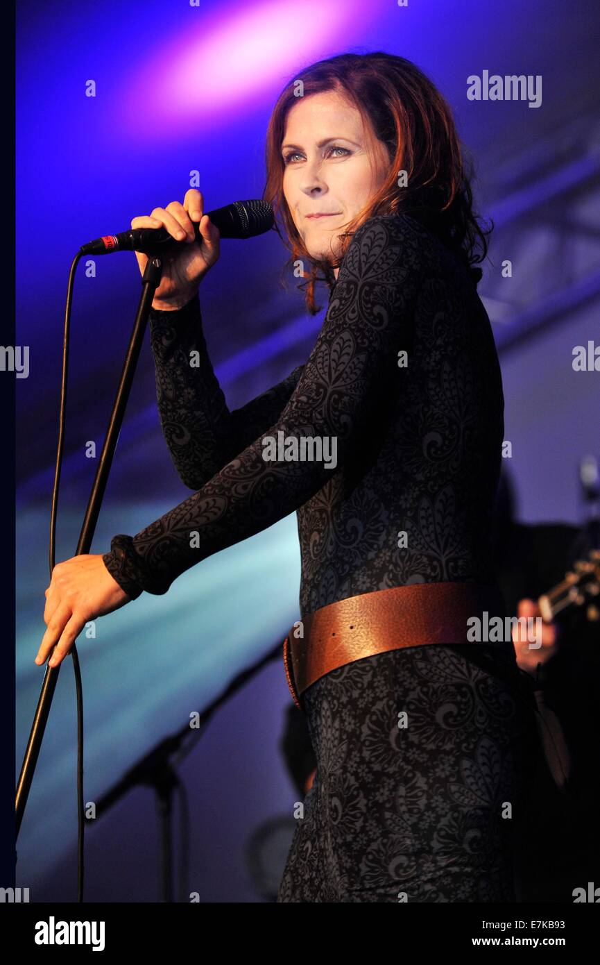 Alison moyet hi-res stock photography and images - Alamy