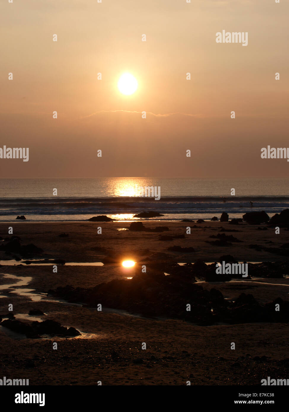 Cornwall beach sunset sea coast uk hi-res stock photography and images ...