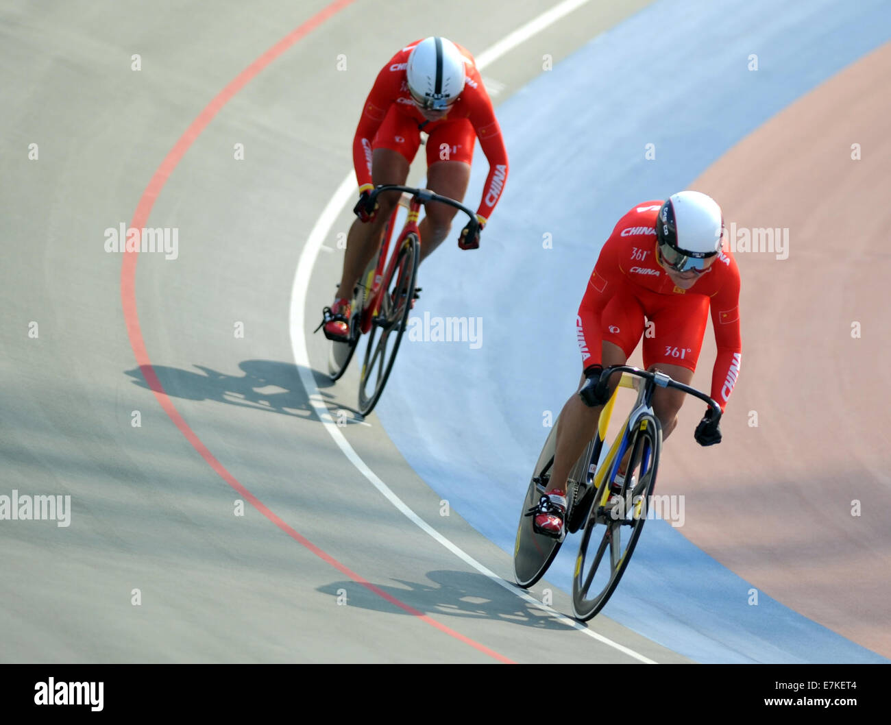Incheon, South Korea. 20th Sep, 2014. Zhong Tianshi (L) and Gong Jinjie ...