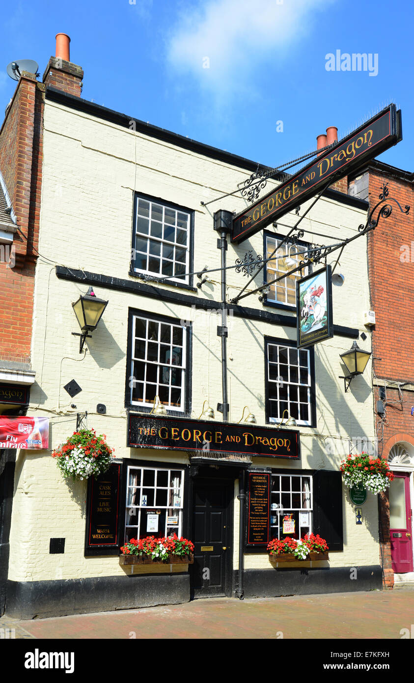 The George and Dragon pub, High Street, Chesham, Buckinghamshire ...