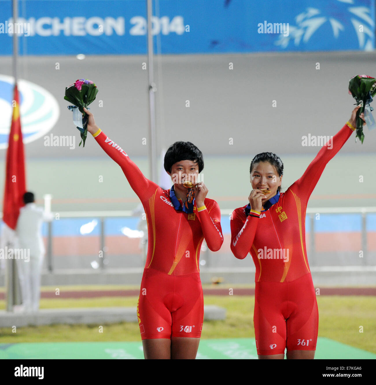 Incheon, South Korea. 20th Sep, 2014. Zhong Tianshi (L) and Gong Jinjie ...
