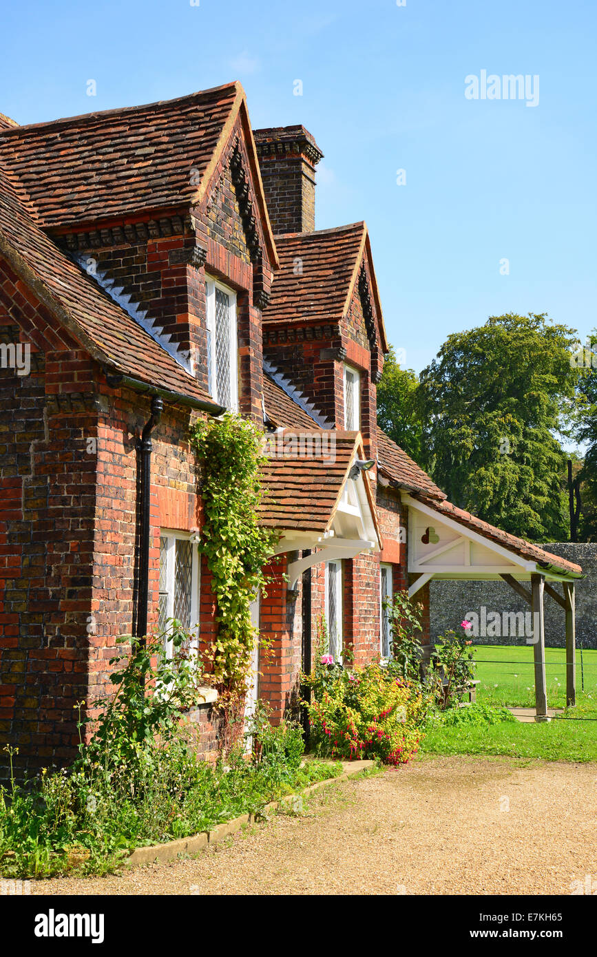 Berkhamsted town centre high street hi-res stock photography and images ...