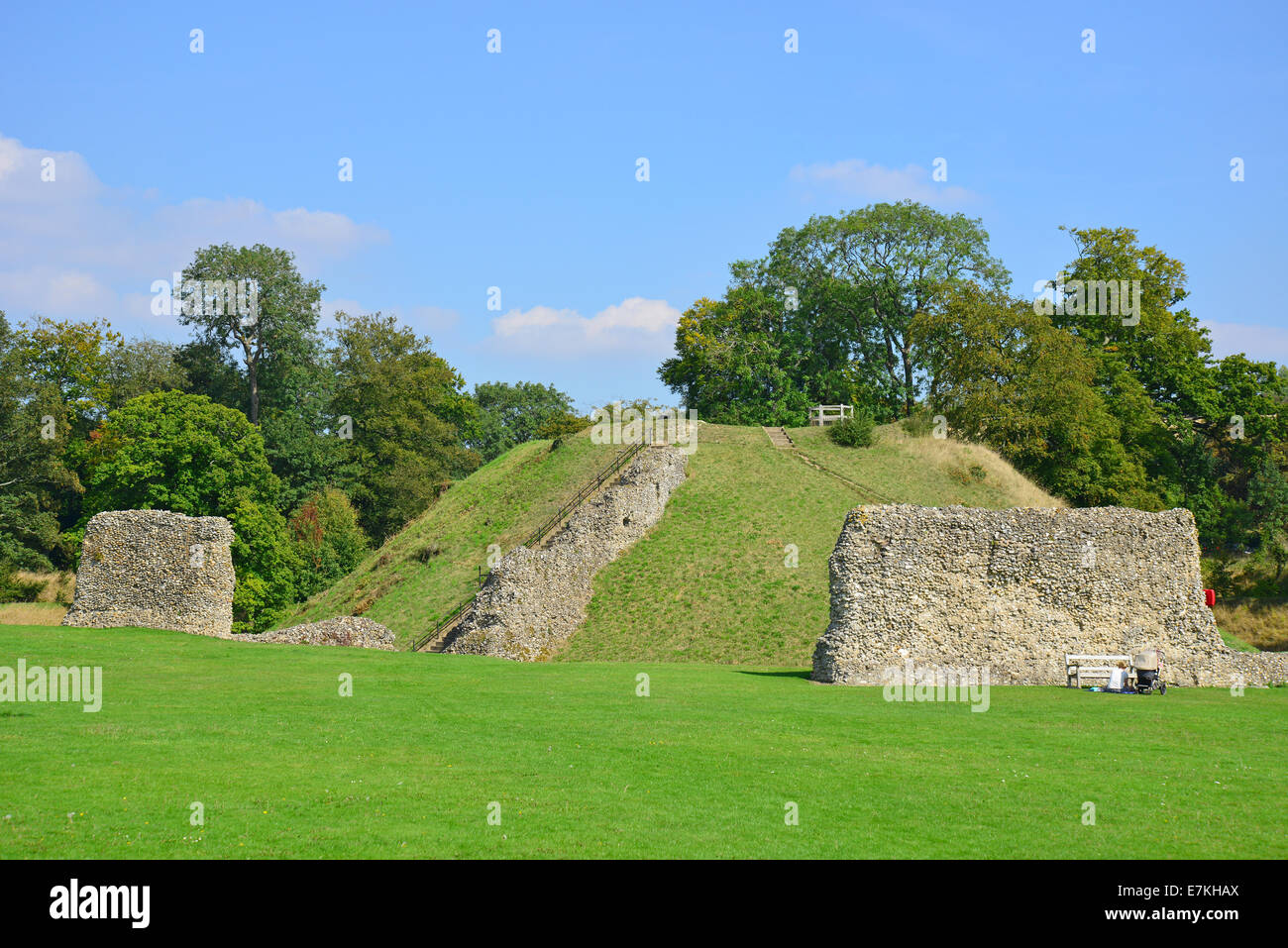Remains of Castle Keep, Berkhamsted Castle, Berkhamsted, Hertfordshire ...