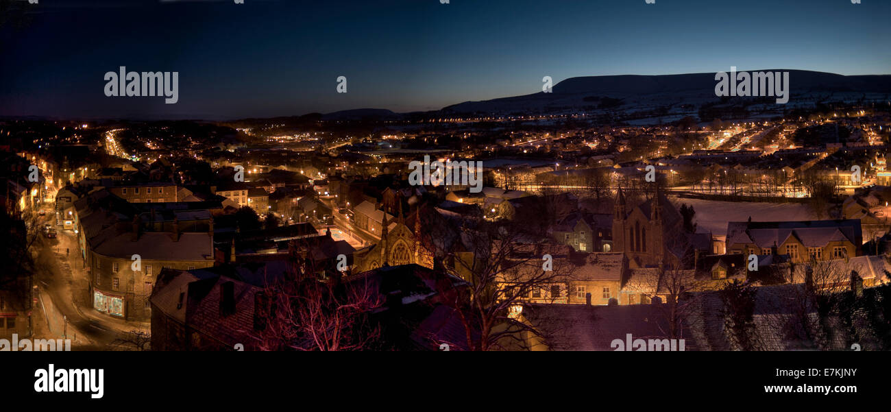 Clitheroe and lancashire and pendle hi-res stock photography and images ...