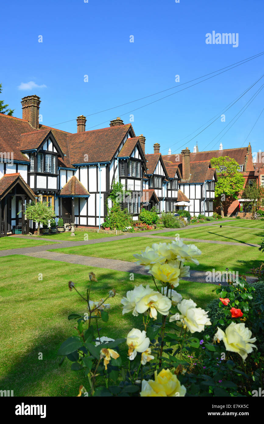 Louisa Cottages (19th century Almshouses), Park Road, Tring ...