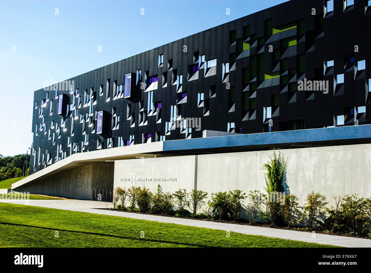 Perimeter institute theoretical physics hi-res stock photography and ...
