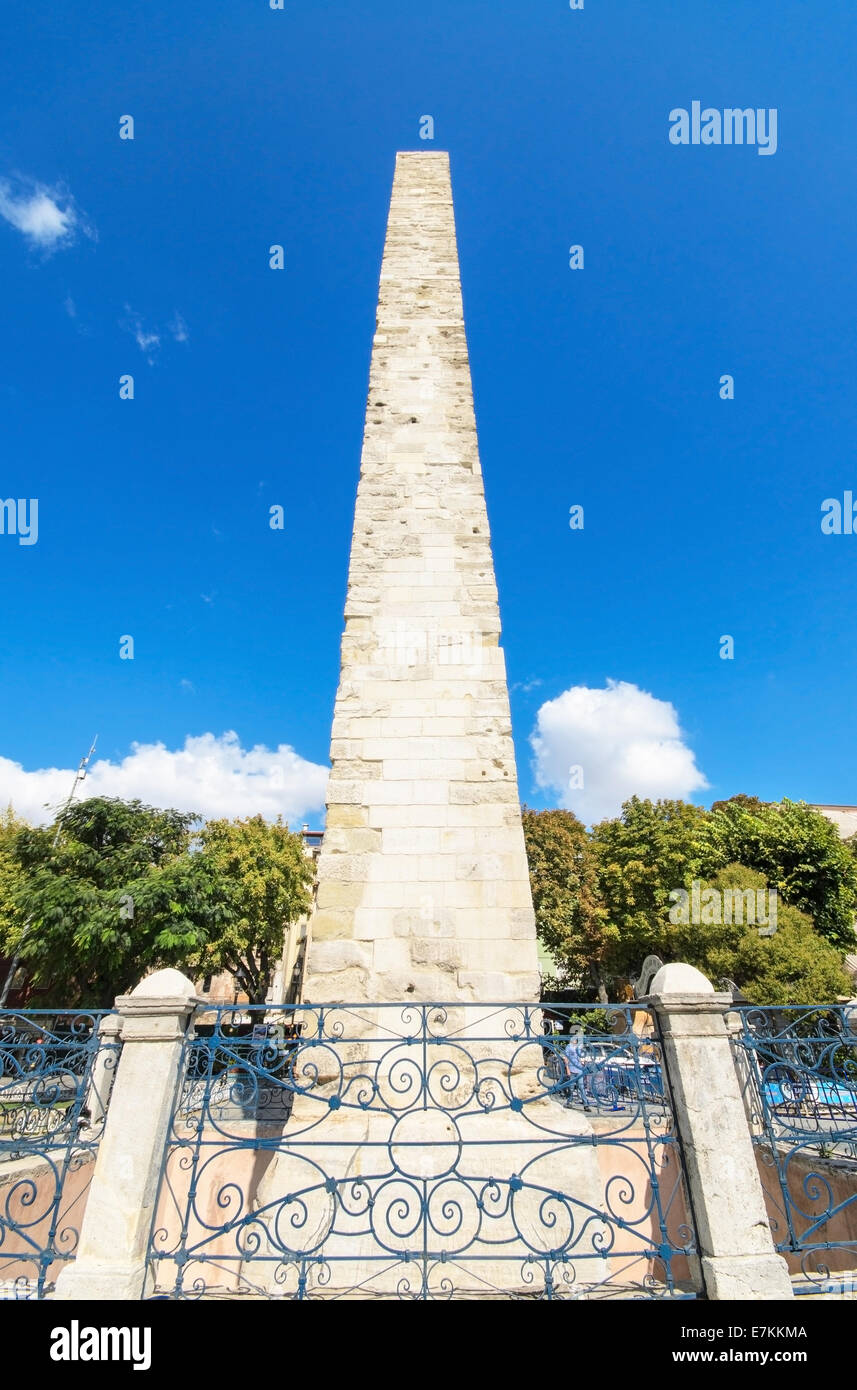 Obelisk old hi-res stock photography and images - Alamy