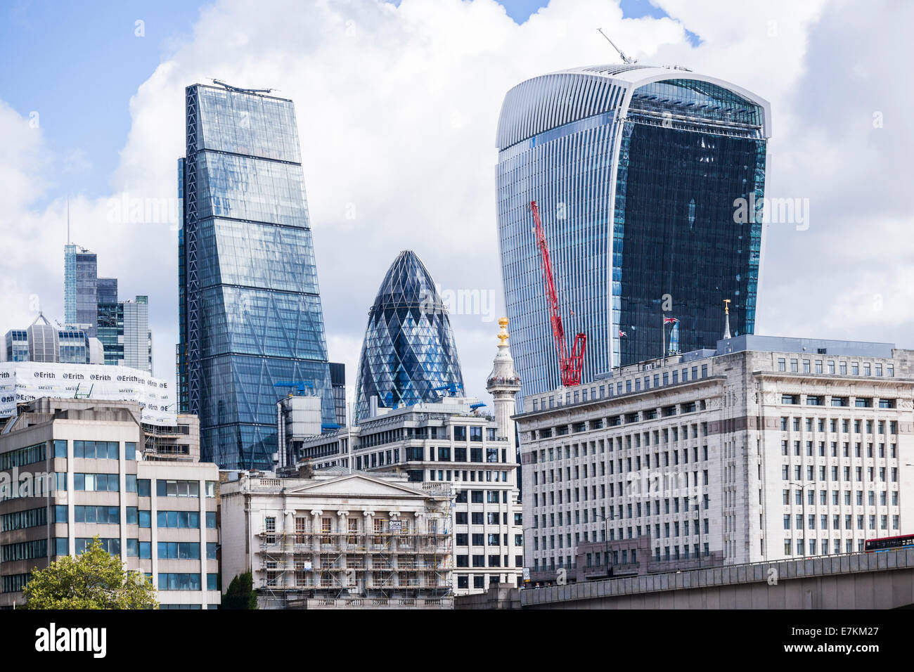 Walkie talkie building at 20 fenchurch hi-res stock photography and ...