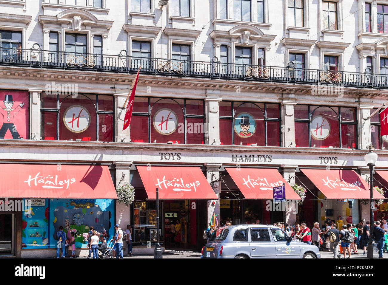 Hamleys regent street hi-res stock photography and images - Alamy