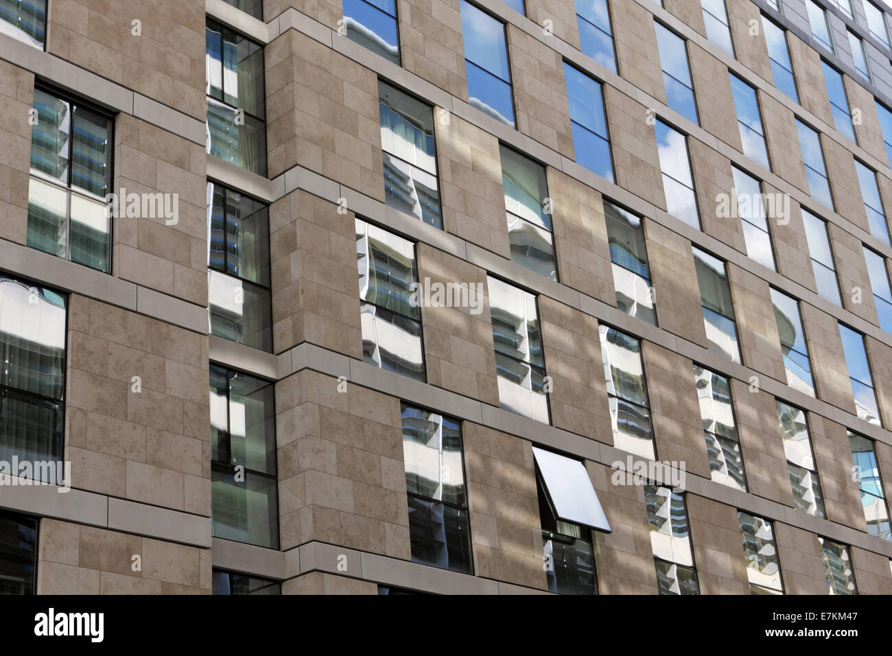 Office block and london hi-res stock photography and images - Alamy