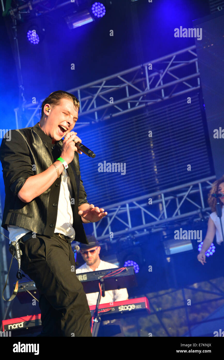 John newman singer hi-res stock photography and images - Alamy