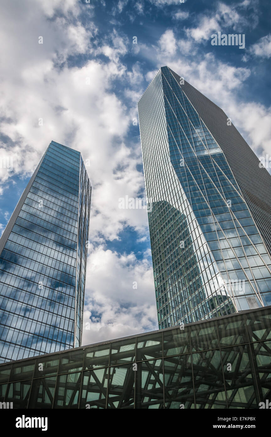 Seoul skyscraper hi-res stock photography and images - Alamy