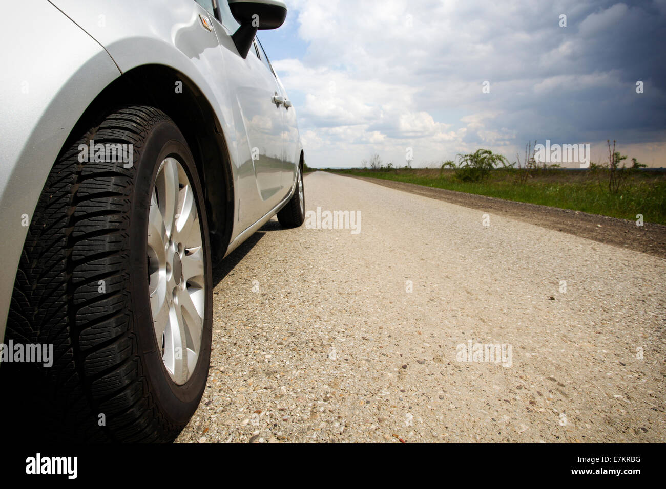 Car tyre road close up hi-res stock photography and images - Alamy