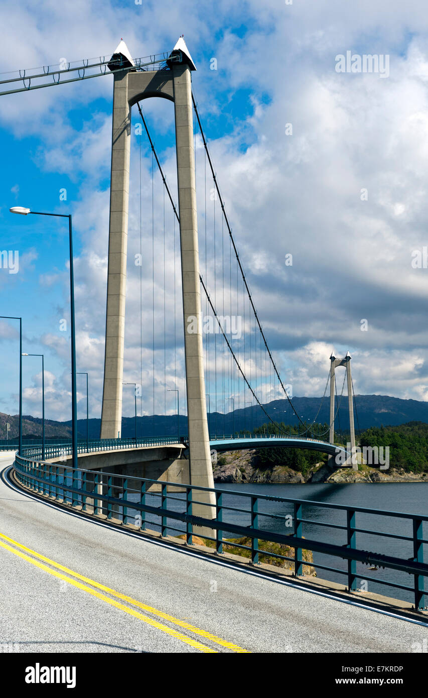 Suspension bridge Stord Bridge or Stordabrua across the Digernessundet ...