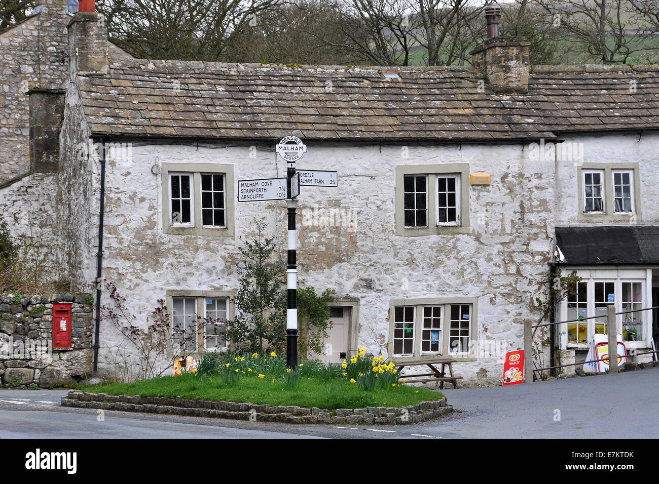 Malham village hi-res stock photography and images - Alamy