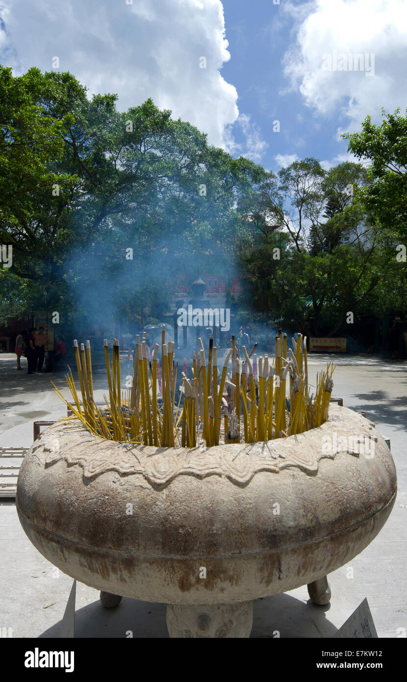 Prayer offering in Hong Kong Temple, China Stock Photo - Alamy