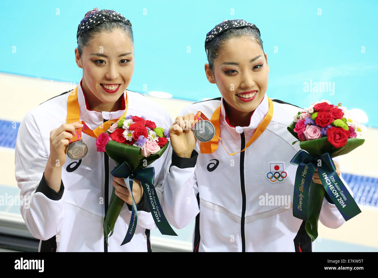 Synchronized swimming korea hi-res stock photography and images - Alamy