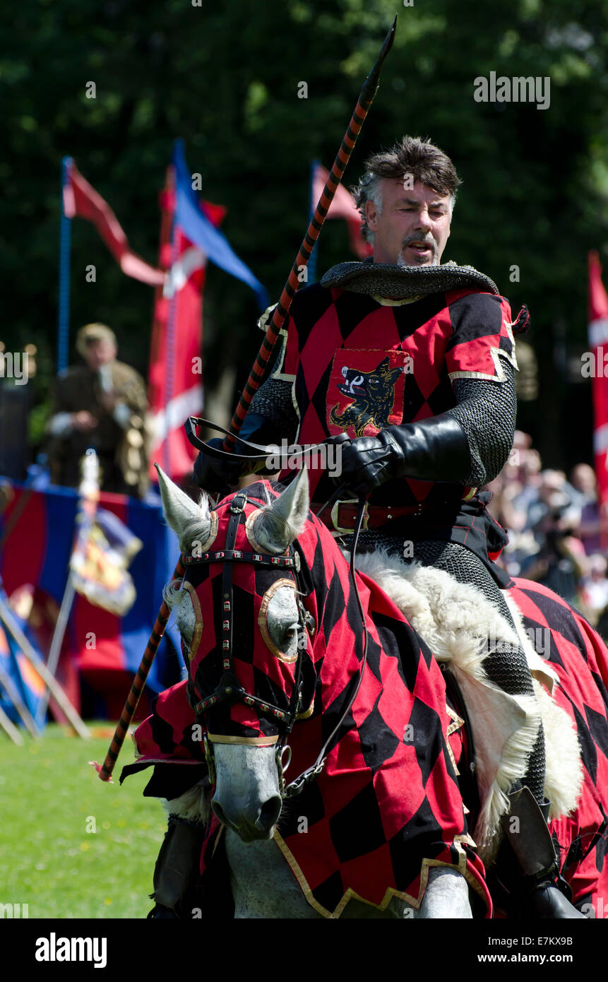 Medieval knights jousting tournament scottish hi-res stock photography ...