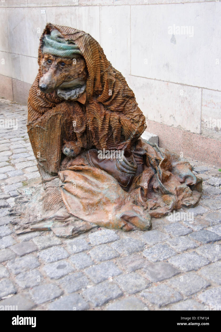 Statue of begging bear on the sidewalk near the Opera along the ...