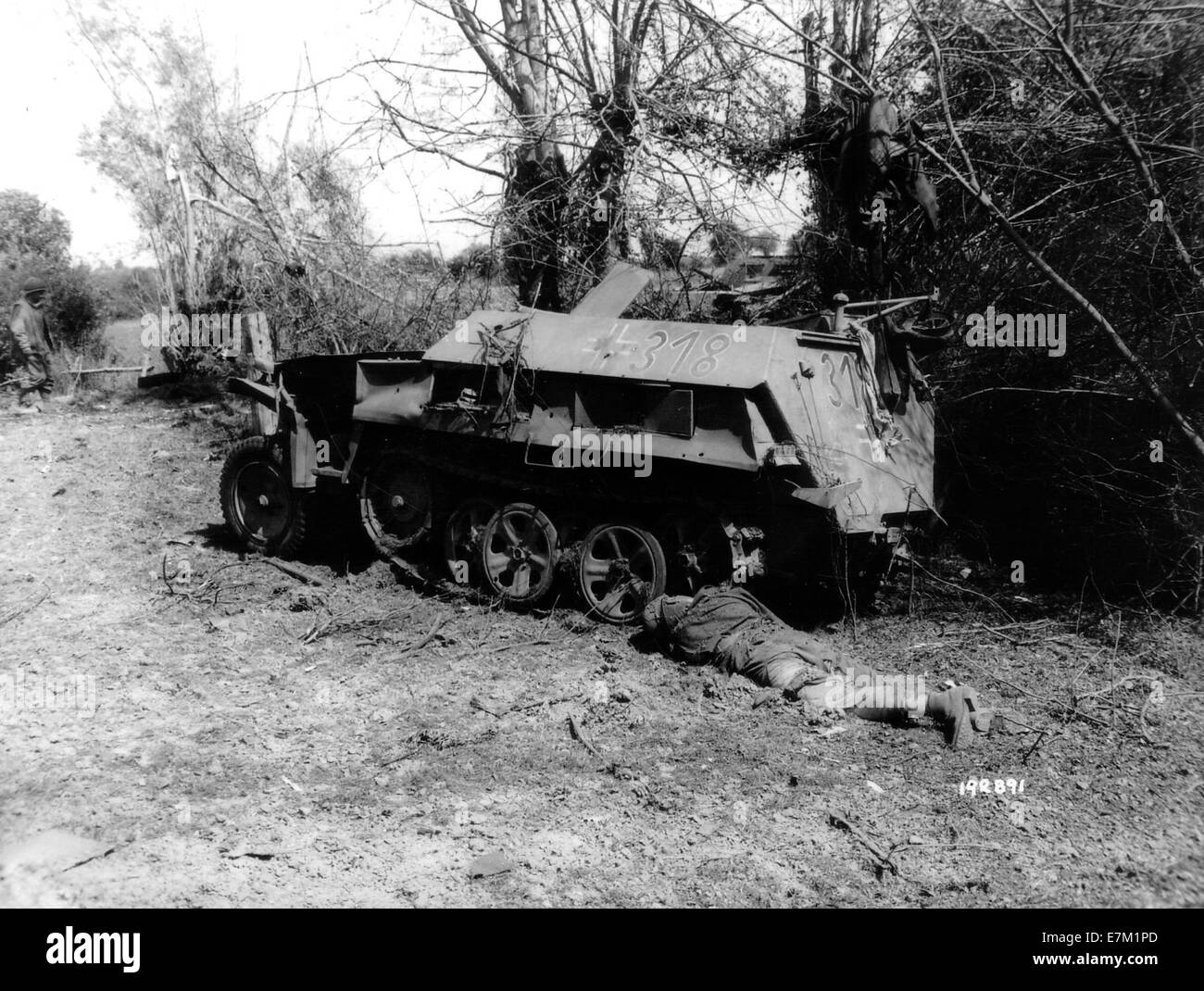 Dead soldier hi-res stock photography and images - Alamy