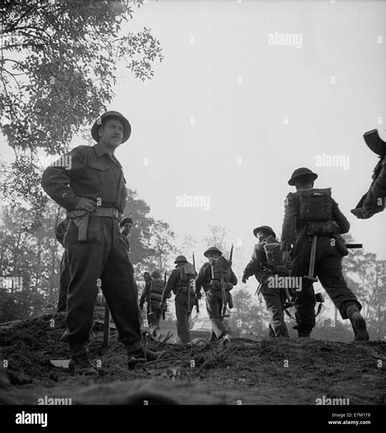 North Nova Scotia Highlanders le long de l'Orne Vaucelles Stock Photo ...