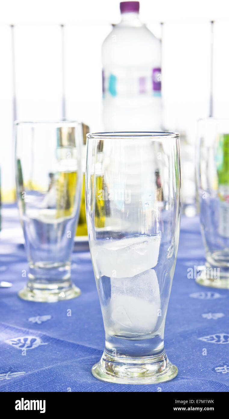 Condensation on glass, ice cubes hi-res stock photography and images ...