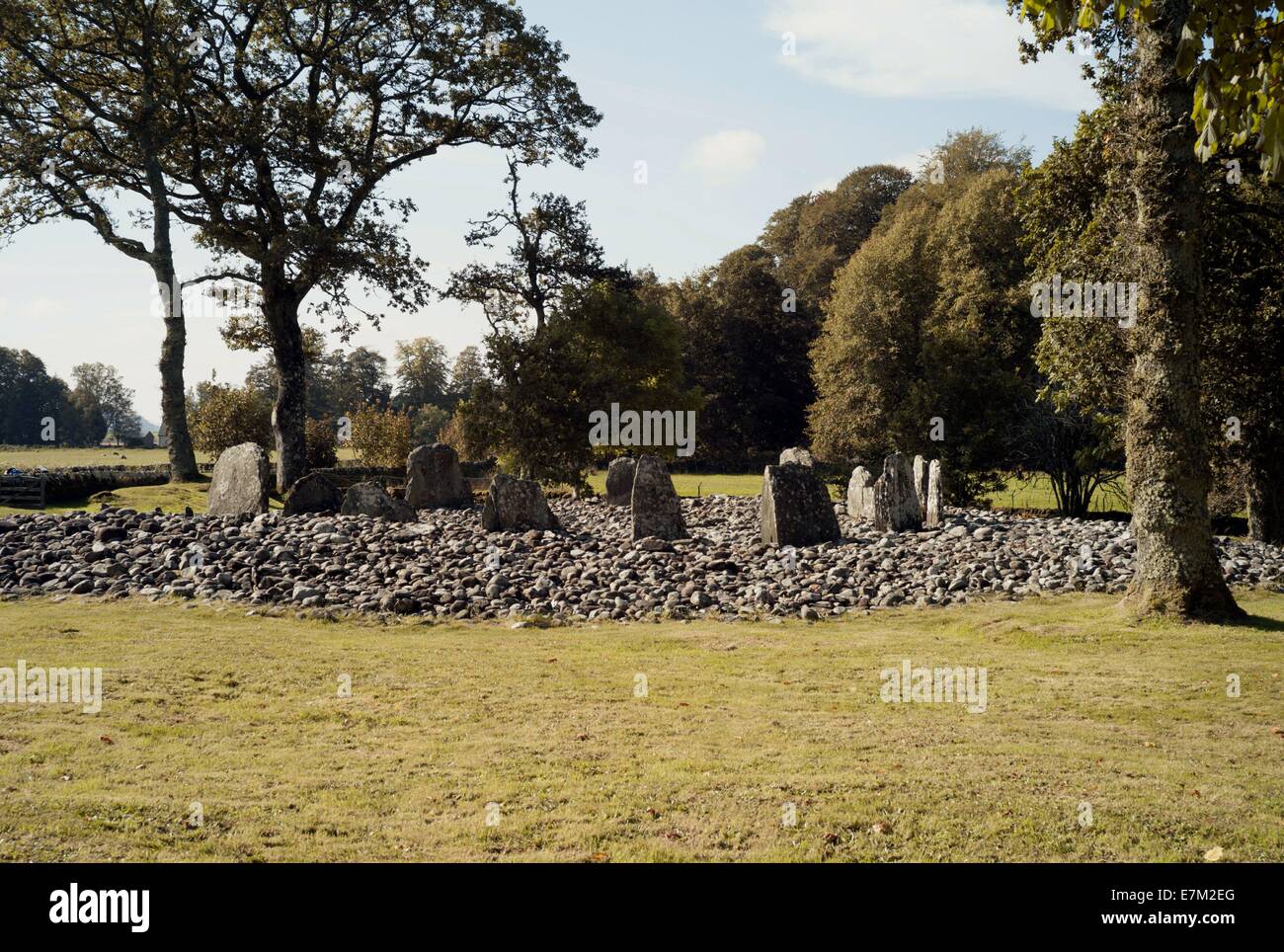 Temple circle hi-res stock photography and images - Alamy
