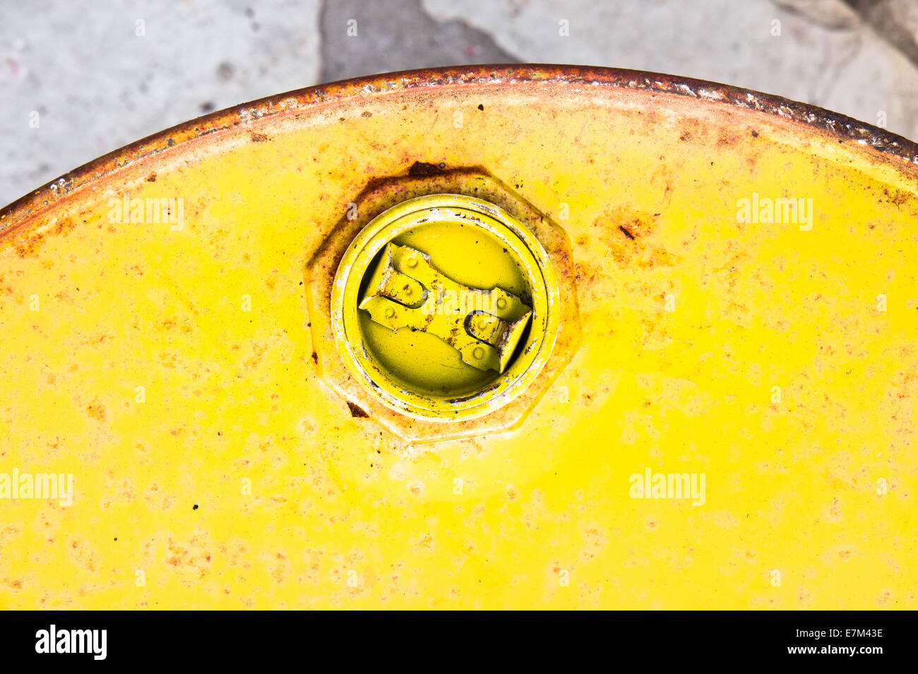 Diesel fuel can yellow hi-res stock photography and images - Alamy
