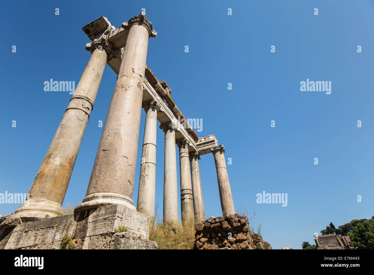 Temple of Saturn in the Roman Forum Stock Photo - Alamy