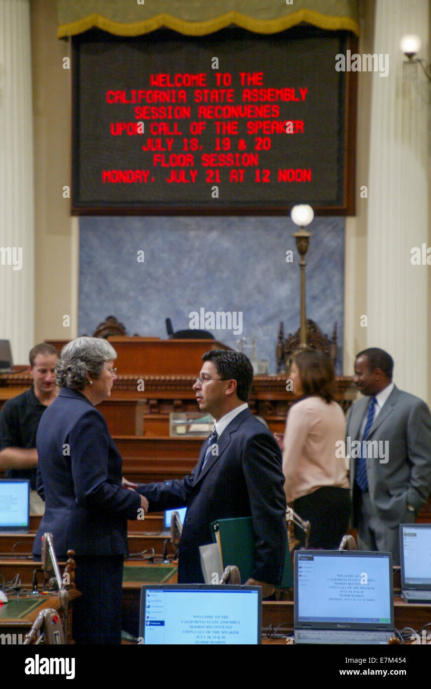 California senate floor hi-res stock photography and images - Alamy